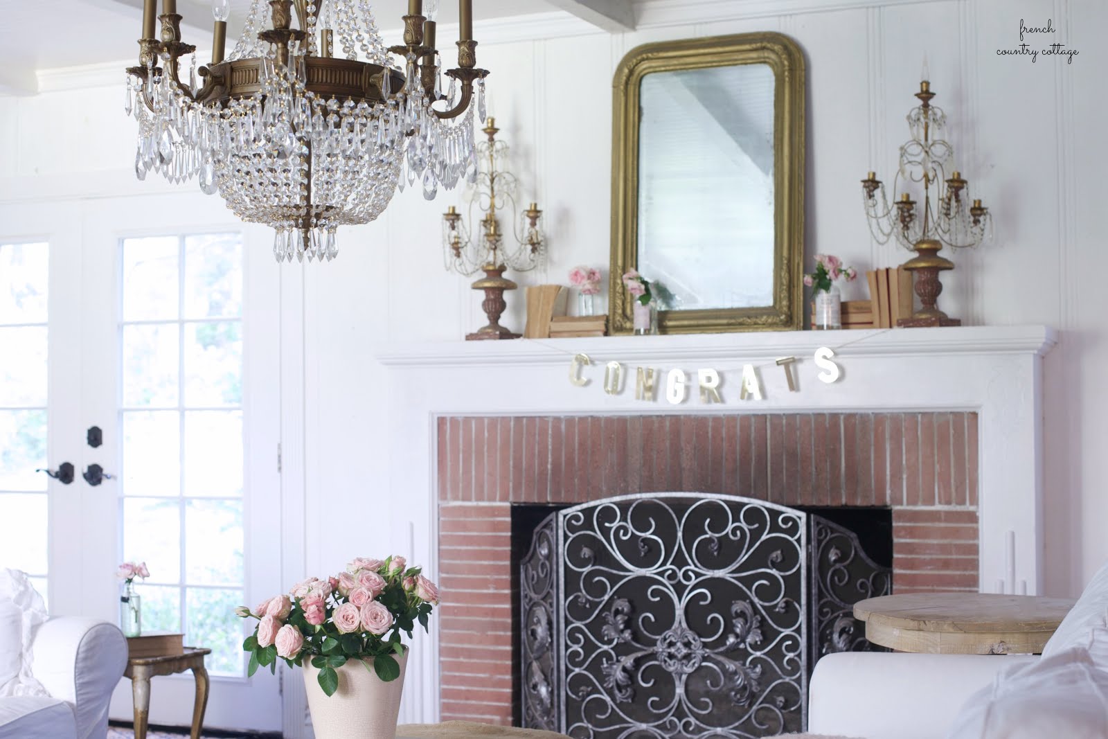 How to decorate a simple and charming mantel for a party - French ...