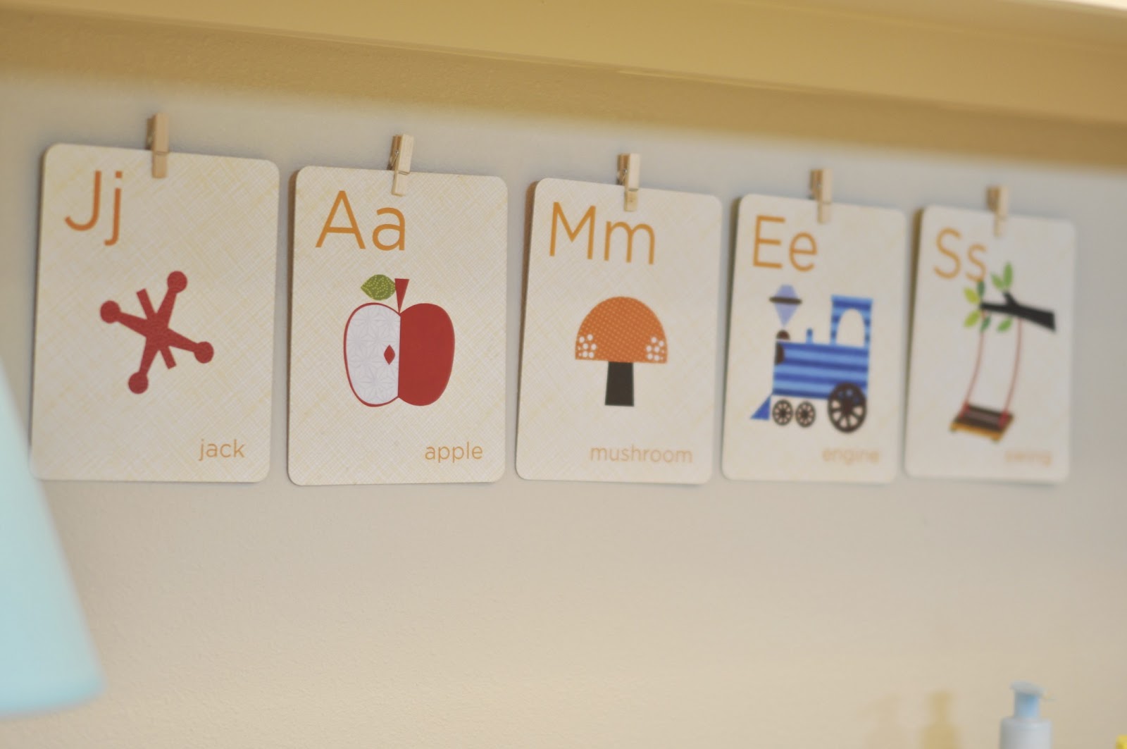 DIY {Flashcard Name Sign} • Honey We're Home