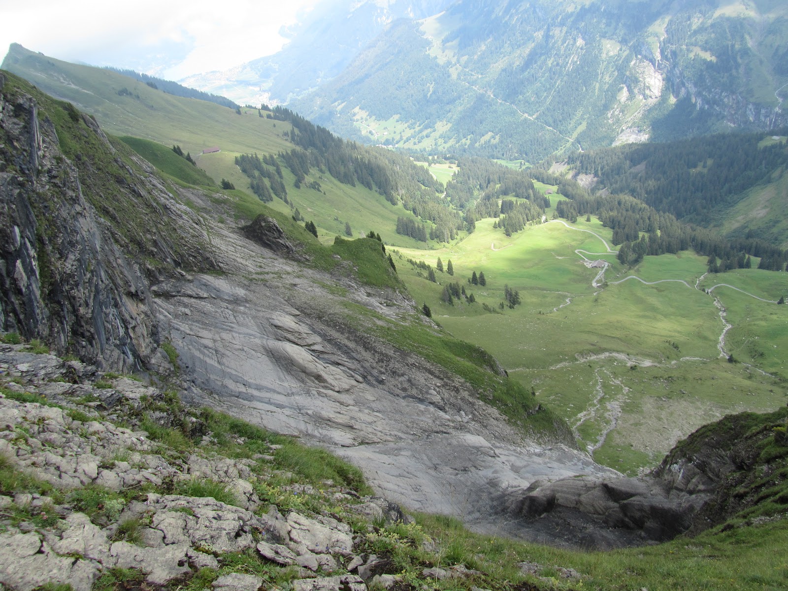 Wandern in der Schweiz: Aeschiried - Morgenberghorn - Saxeten