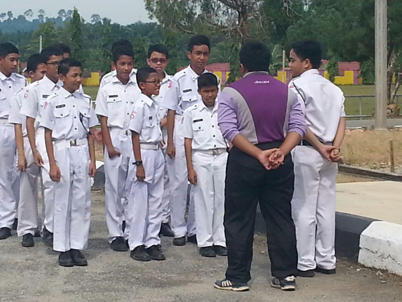 BLOG SAINA: Latihan Kawad Unit Uniform