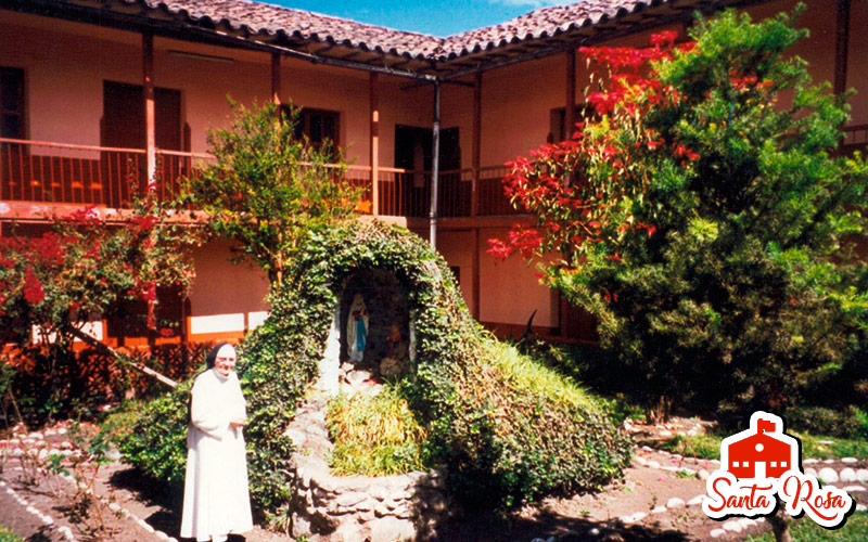 I.E.S.P. SANTAROSA - PUNO