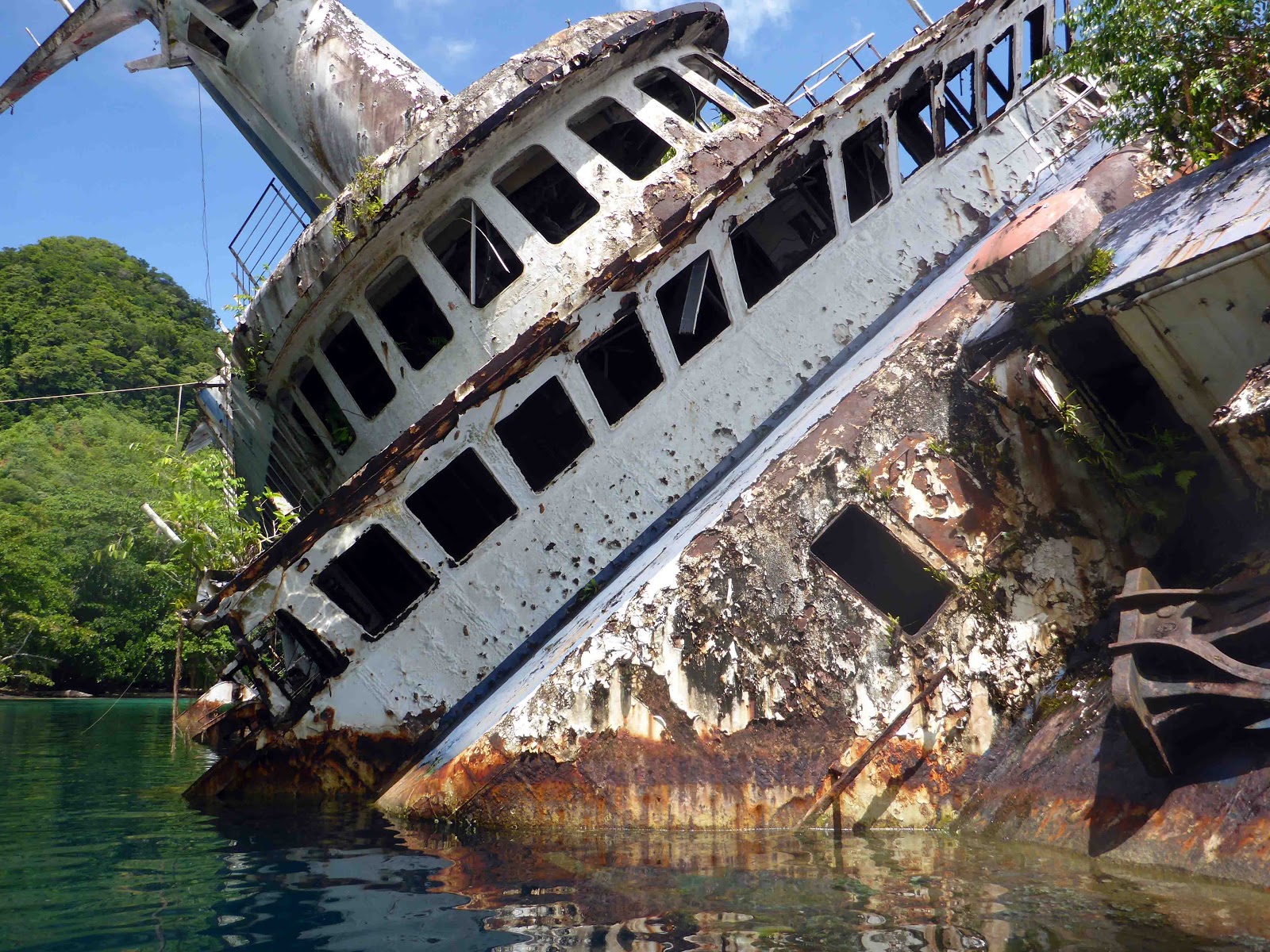 s/v Perry: So hot you can fry an egg...
