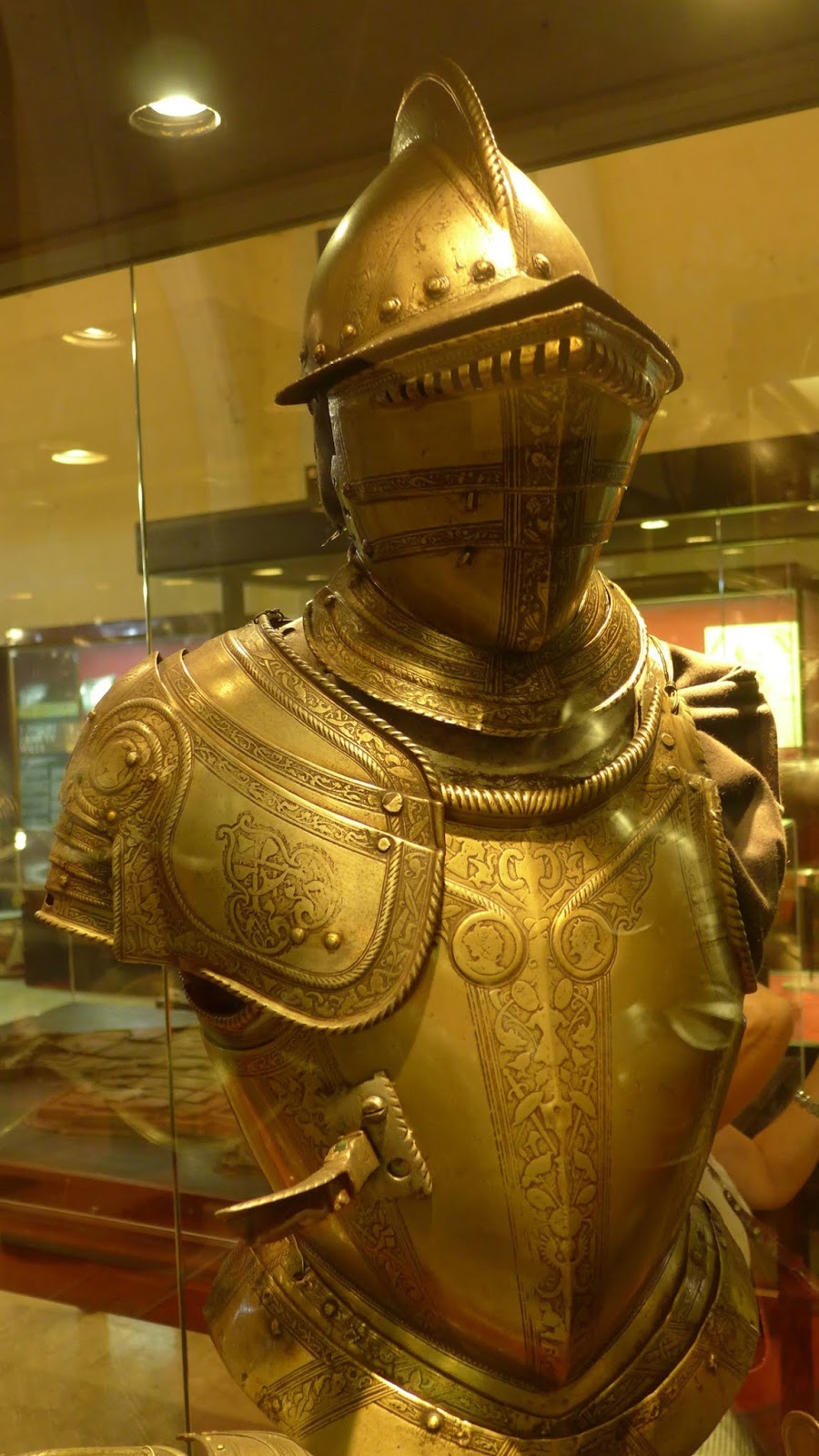 pat-foodtravel: The Armoury (Grand Master's Palace) - Malta