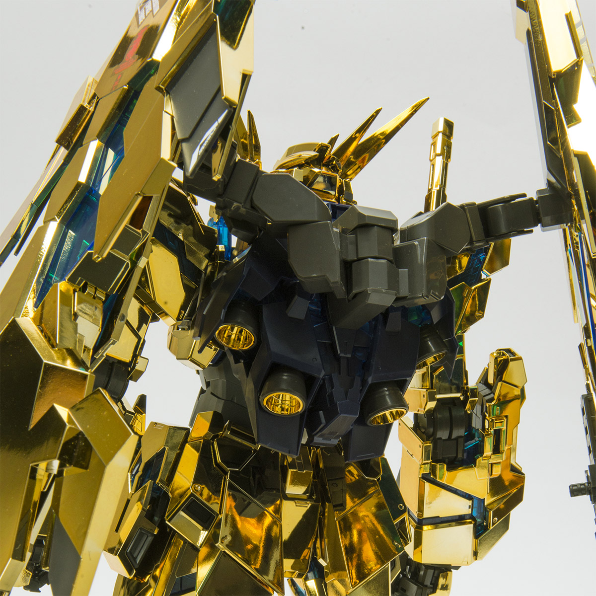 Premium Bandai PG 1/60 Unicorn Gundam 03 Phenex Preview Image Gallery ...