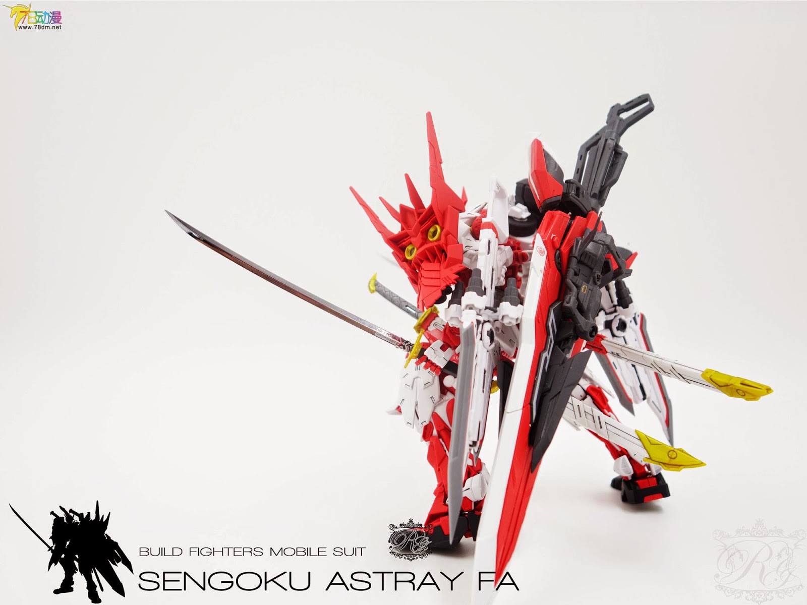 Gundam Family: MG 1/100 Sengoku Astray Gundam "Ver Full Armor" Custom Build