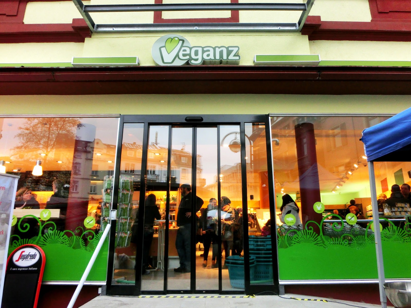 Veganine: Veganz-Eröffnung Frankfurt am Main