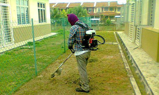 SERVIS MEMOTONG RUMPUT : PERKHIDMATAN MESIN RUMPUT