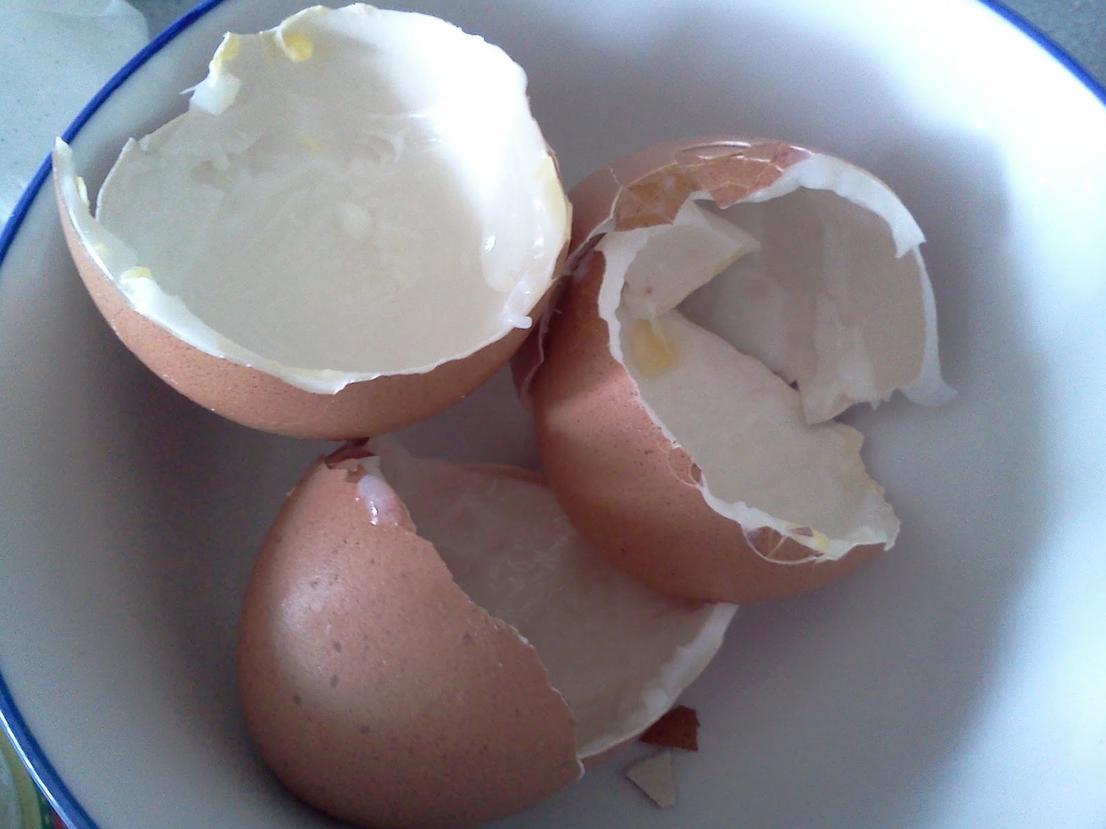 Yummy Bit Bit: Half Boiled Eggs with Milo 半生熟鸡蛋配美禄