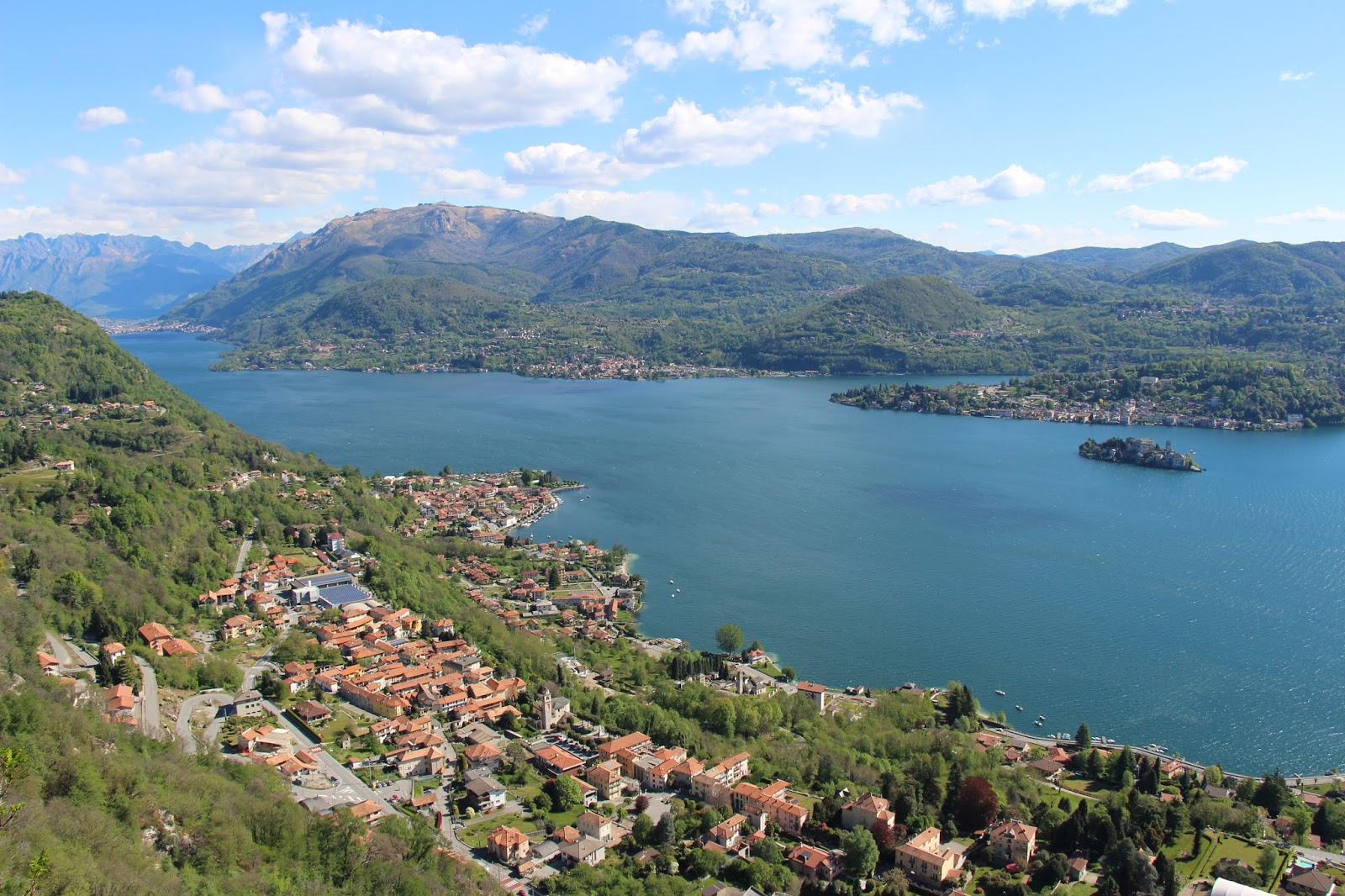 V de voyageur: Lac d'Orta