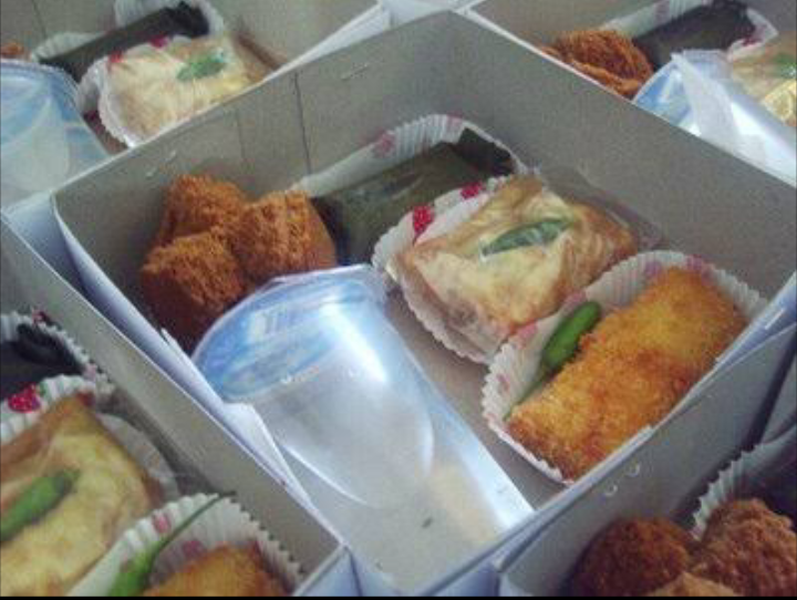 MENJUAL ANEKA KUE SNACK BOX JAJANAN TRADISIONAL PASAR