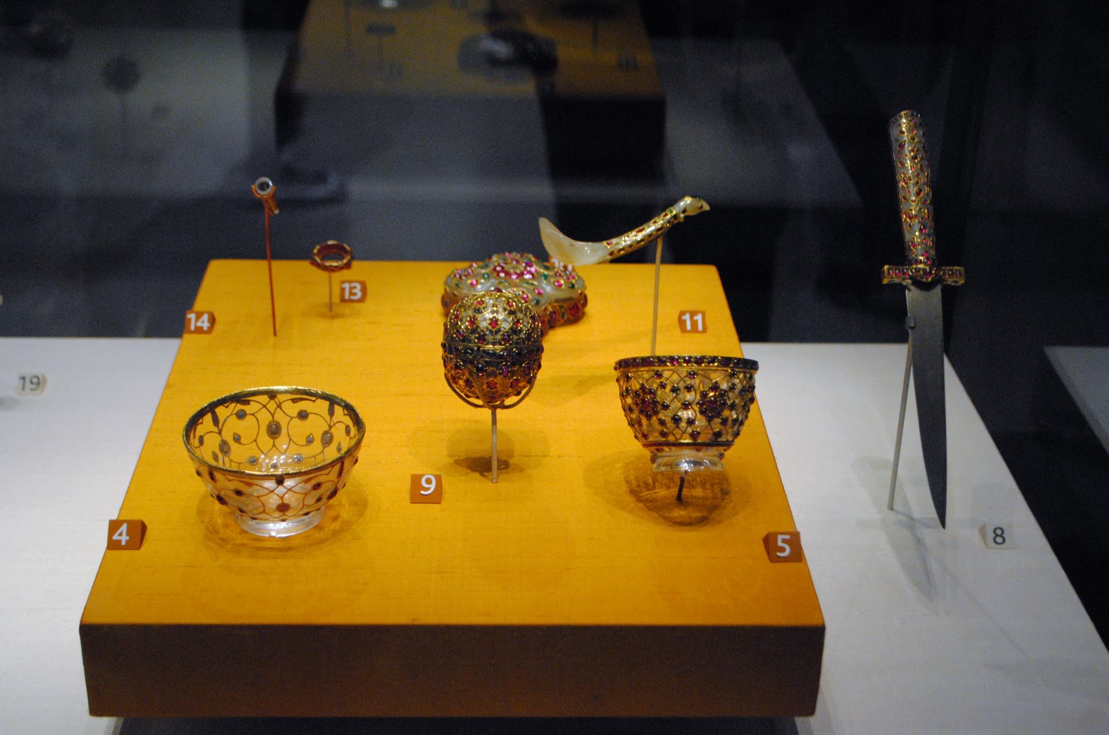 Ladies who do lunch in Kuwait: 'Islam Loves Art: Objects in The al ...