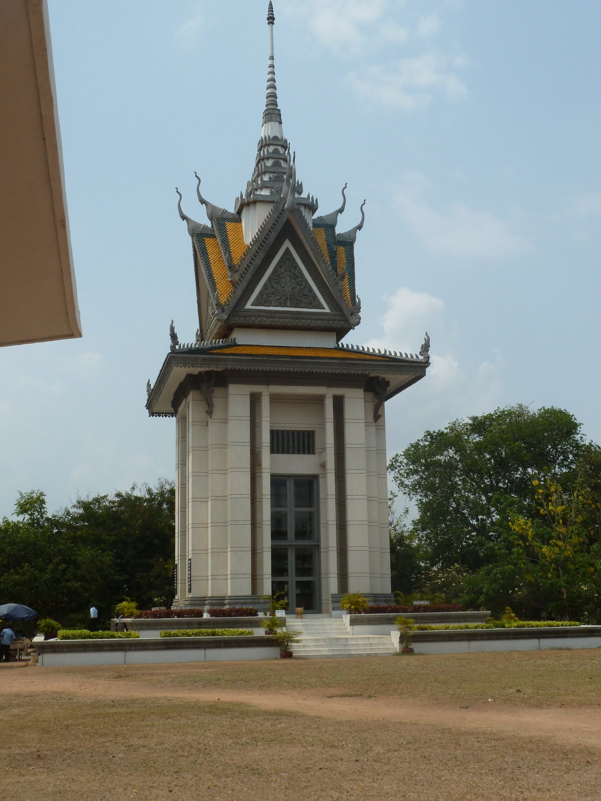 Mark and Kates Adventure........: The Killing Fields (Choeung Ek)