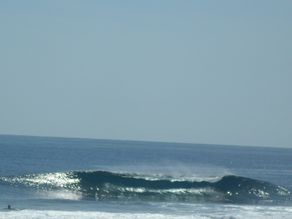 Ocean 101 Cloud 9 Beach Resort: Cloud 9 Waves look like a drawing ...