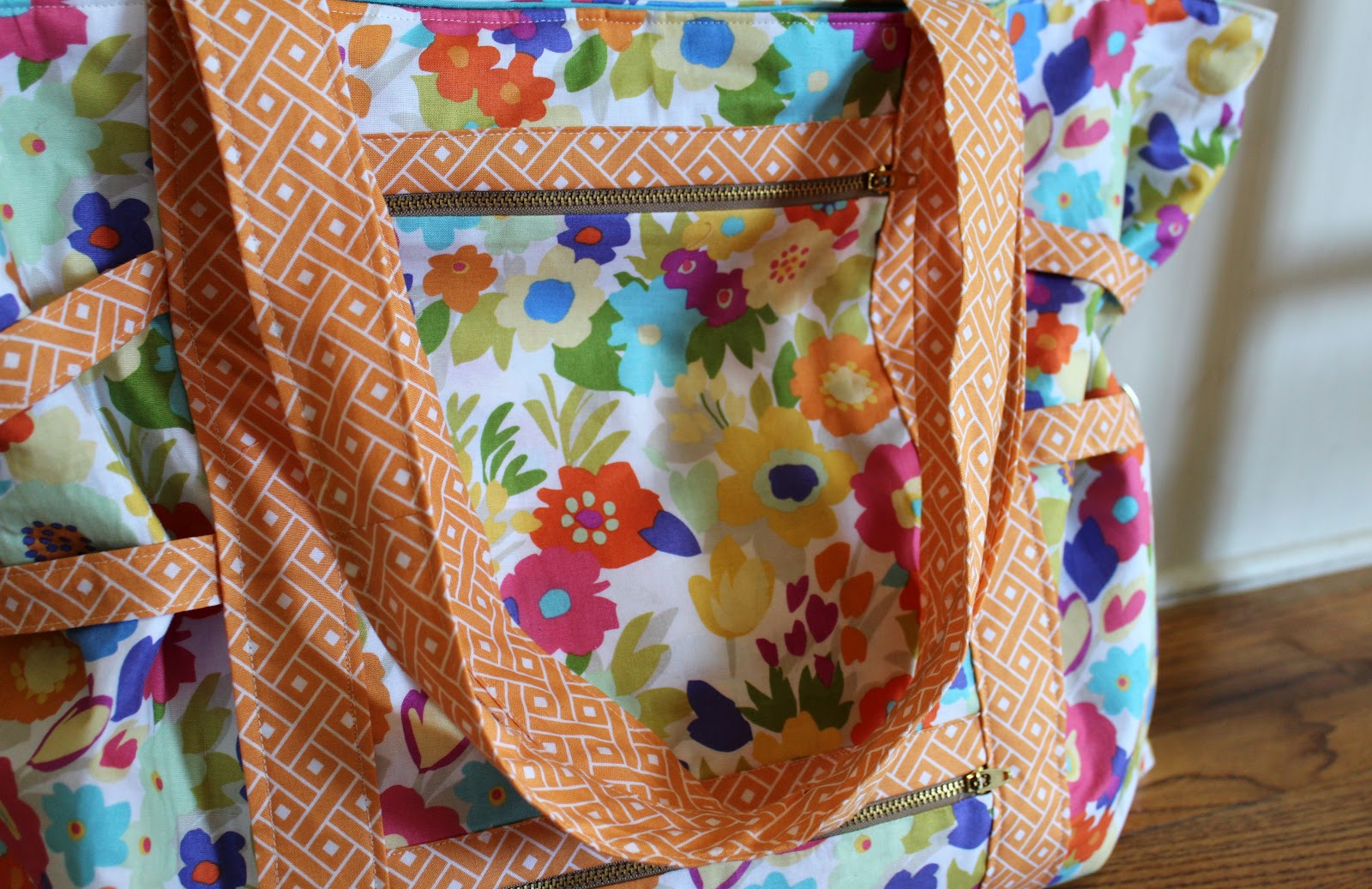Purse Palooza :: Pattern Review: Anna Maria Horner Art Student Tote ...