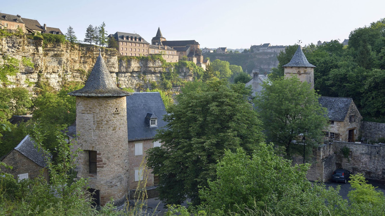 Traveler Hellas: Bozouls (Το εντυπωσιακό Γαλλικό χωριό)