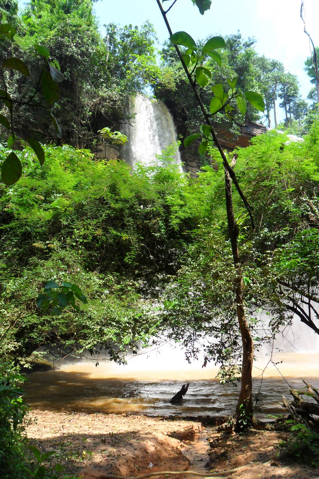 Obruni Travels: A Waterfall Day