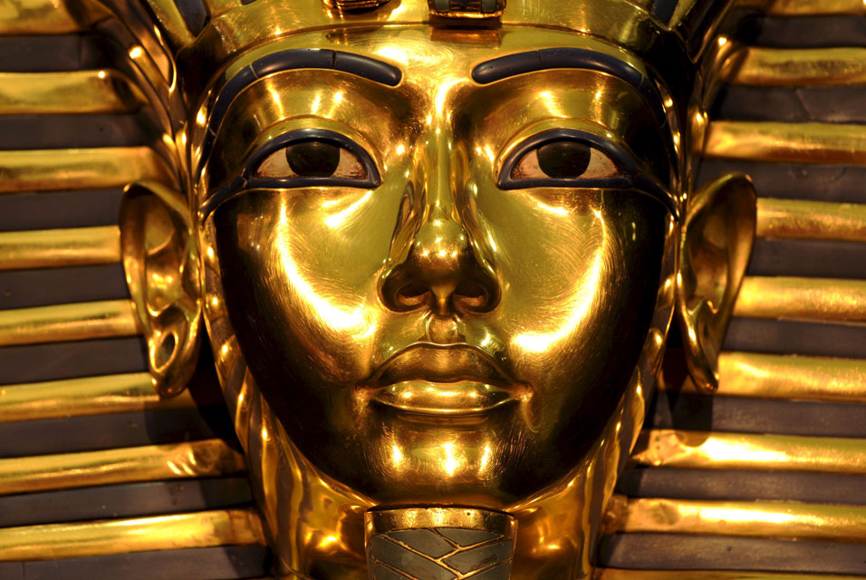 Lizard Feathers: TUTANKHAMEN The Biggest Box-Office Attraction Of All Time!