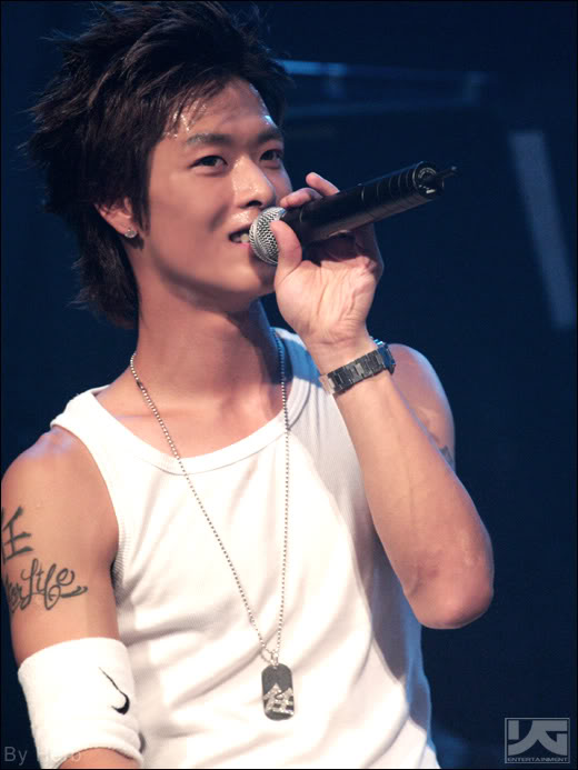 G-DRAGON IS V.I.P: YG FAMILY: 1TYM