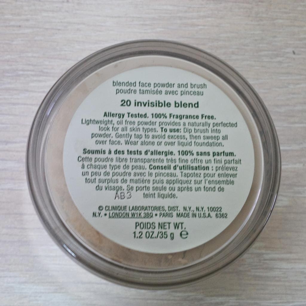 TheArcticStar's Tales: Review: Clinique Loose Powder / Blended Face Powder