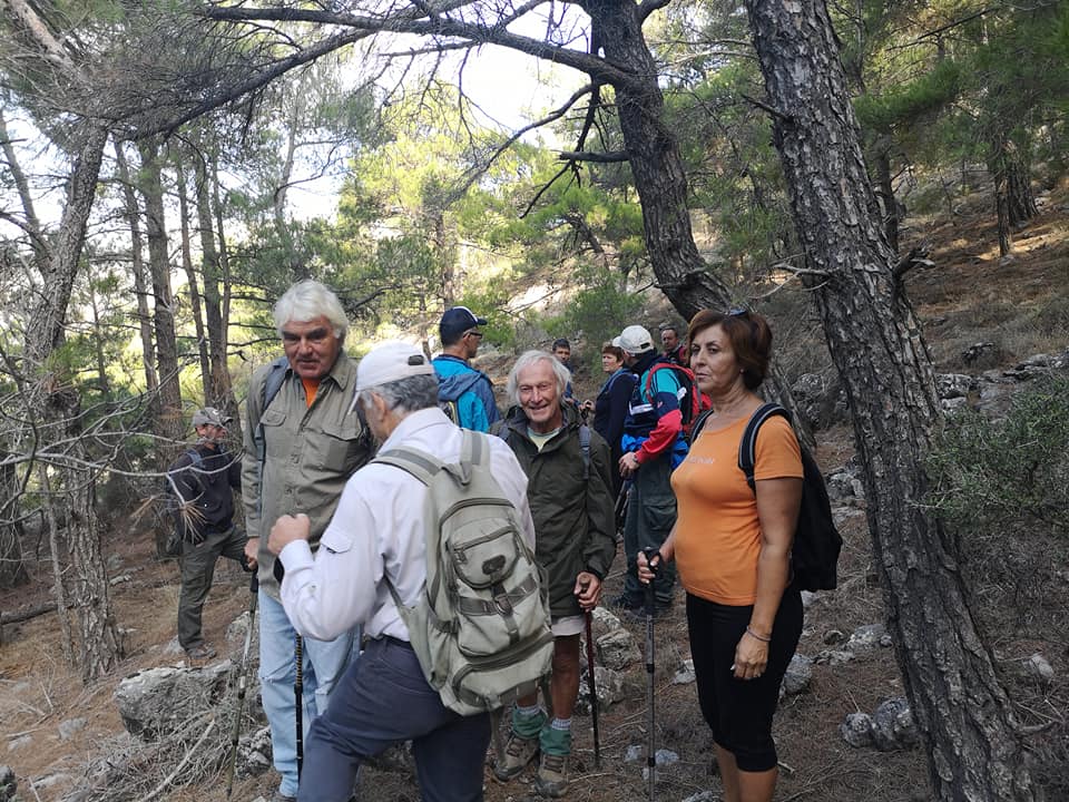 EXPLORE MOUNTAINS: ΠΕΖΟΠΟΡΙΑ ΣΤΟ ΔΑΣΟΣ ΤΗΣ ΘΡΥΠΤΗΣ