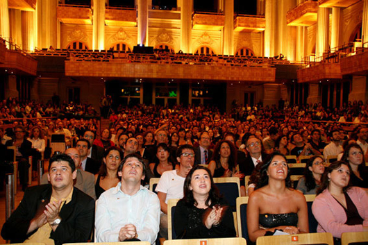 Olhos da Alma: Saia da platéia