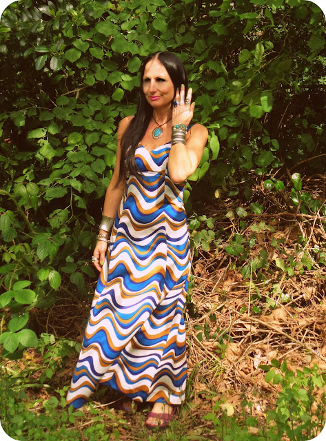 Vintage Vixen: Lerose Amongst The Thorns