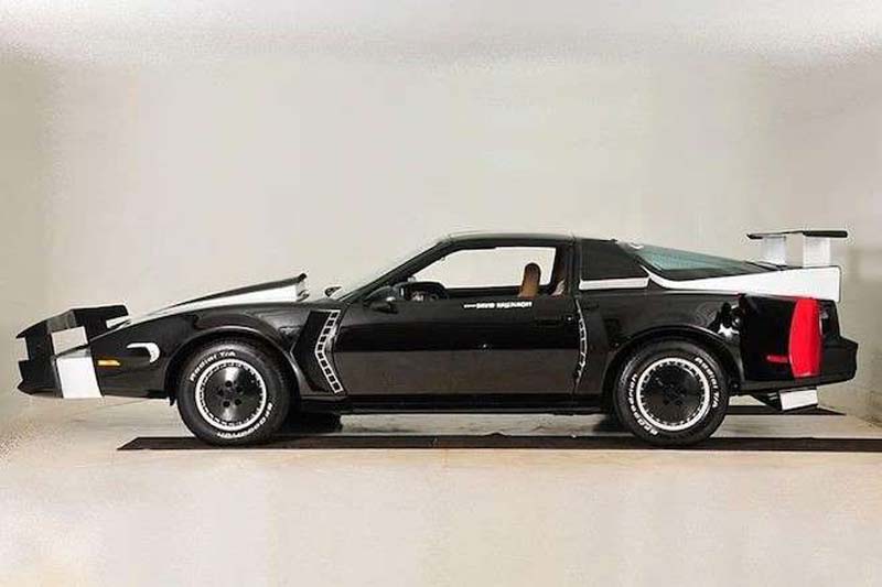 Knight Rider Super Pursuit Mode KITT Goes to Auction