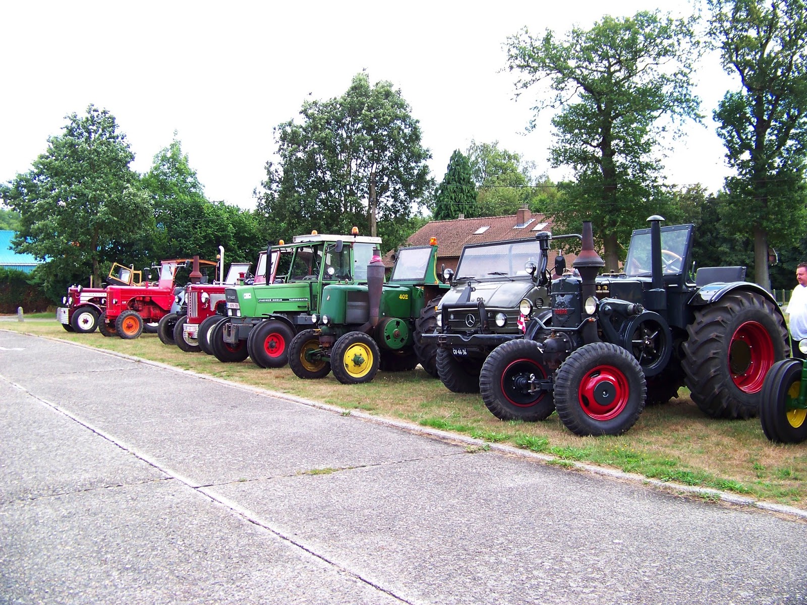 MOTORCYCLE 74: Classic tractors