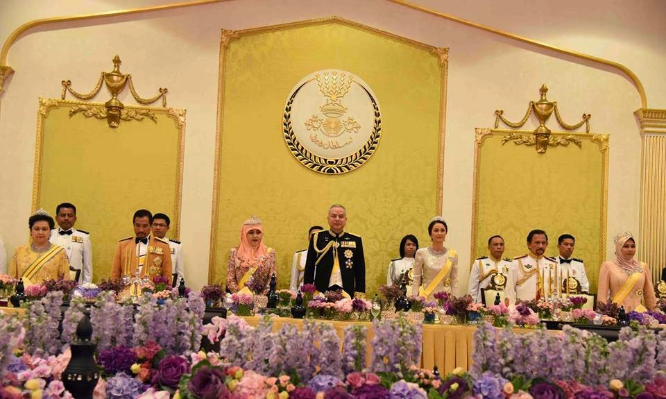 Maharum Bugis Syah (MBS): Istiadat Santapan Diraja Sempena Istiadat ...