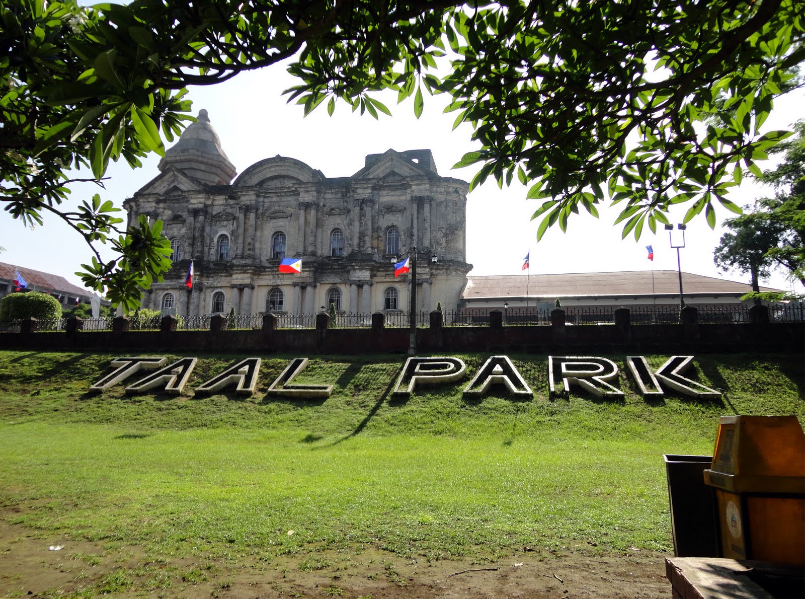 vt1rider: Road Trip: Taal Church