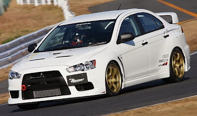 Kumpulan Modifikasi evo lancer putih azik