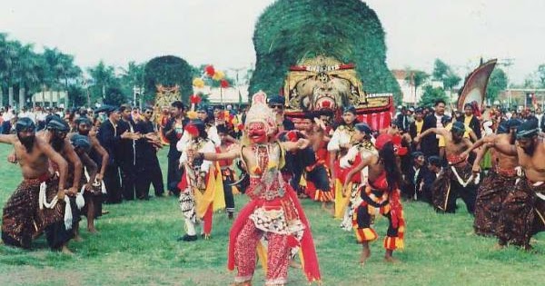 SENI BUDAYA PARAMITHA: TARI REOG PONOROGO