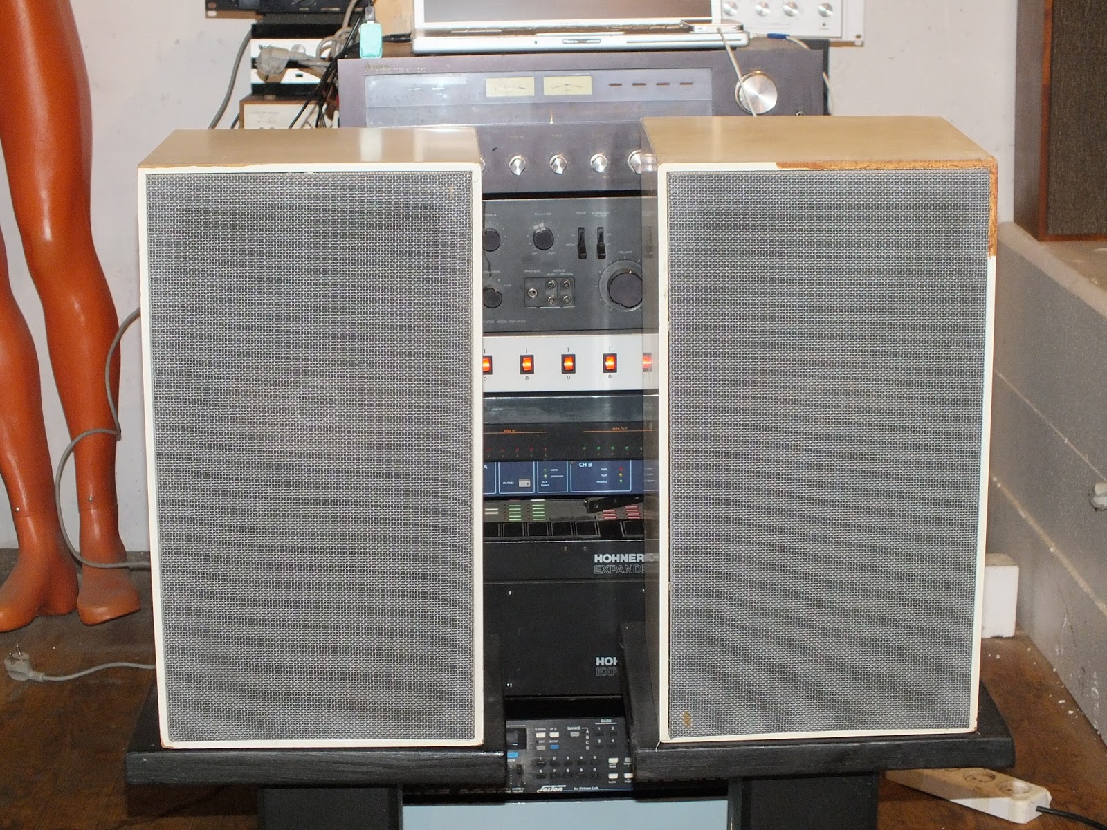 Infrequent Sound [sex.tex] technology: Saba hi-fi Box 820F (White), 2 ...