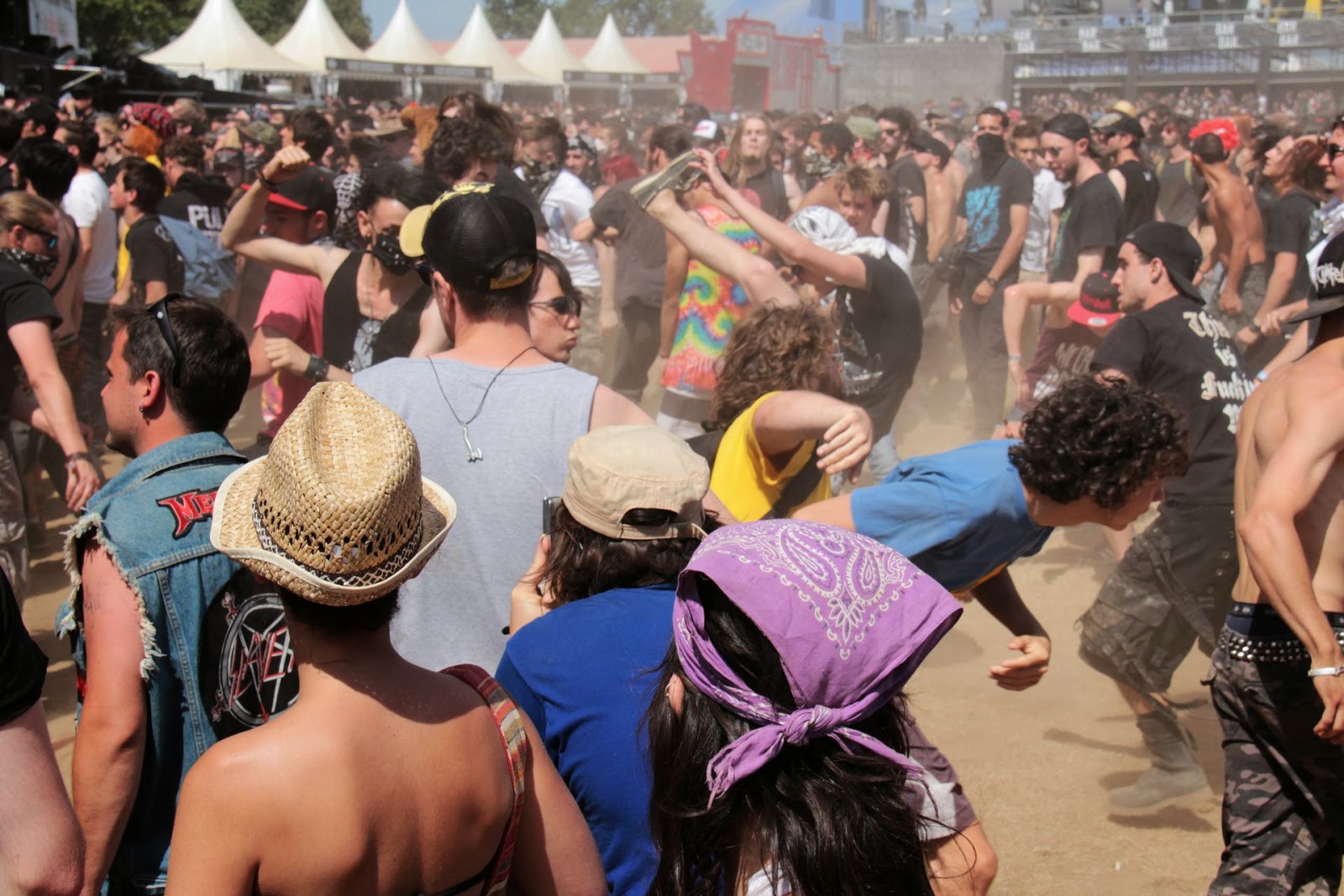 Pipo et Molo font du Silk: Hellfest 2014 - Pogos et Wall of death