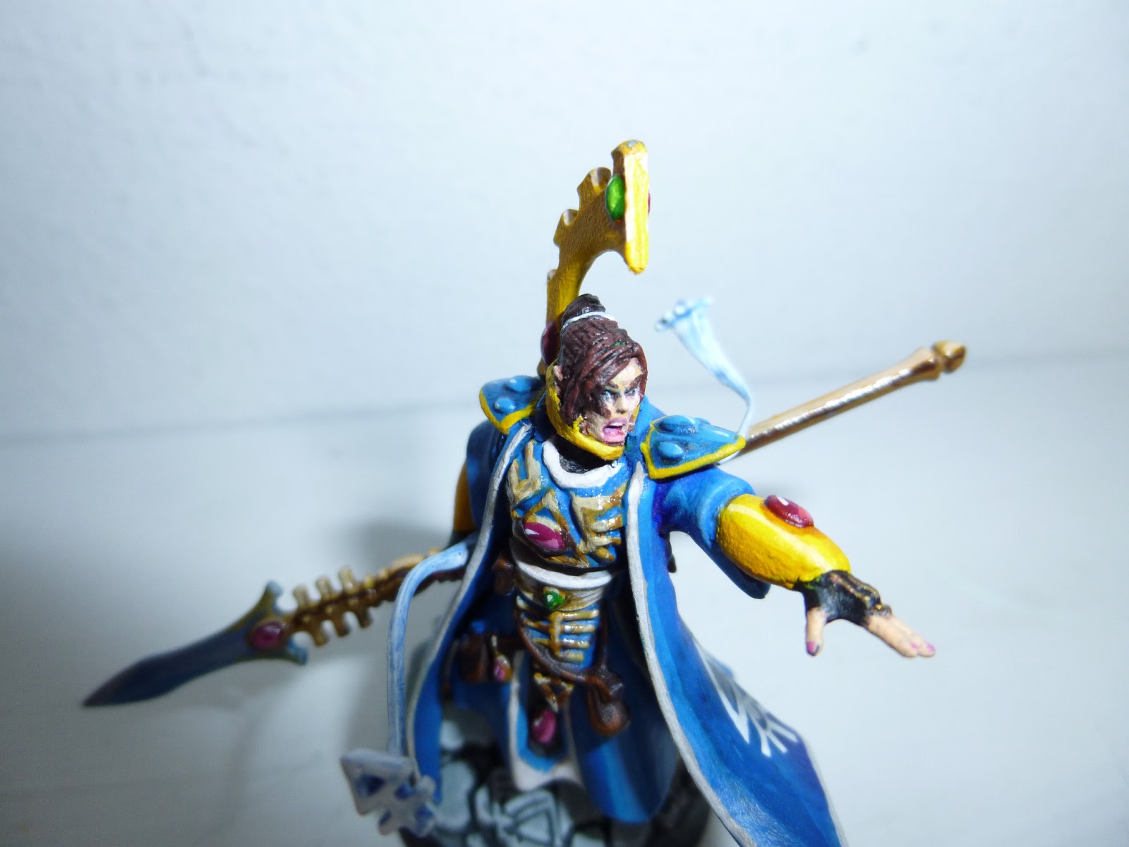 Codex Imperialis: Female Farseer Elenwe conversion finished!