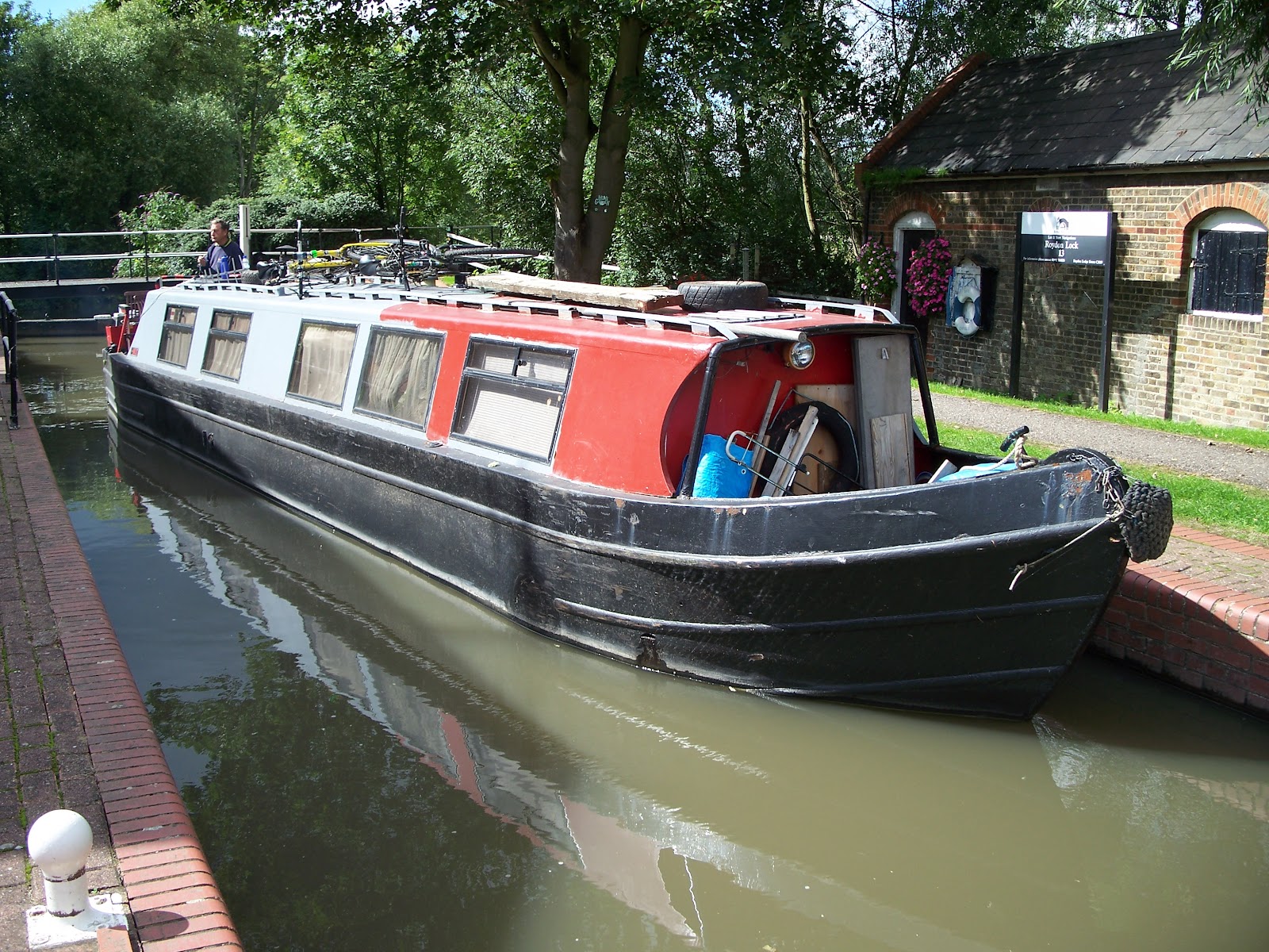 Cruising the canals and waterways of England