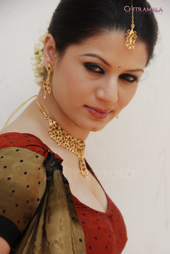 Charu - JungleKey.in Image