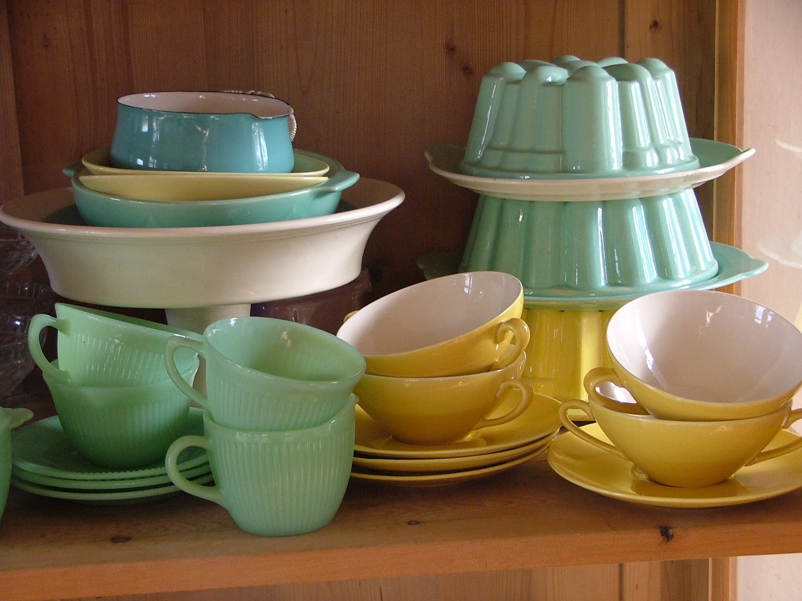 Kaylovesvintage: pastel friday