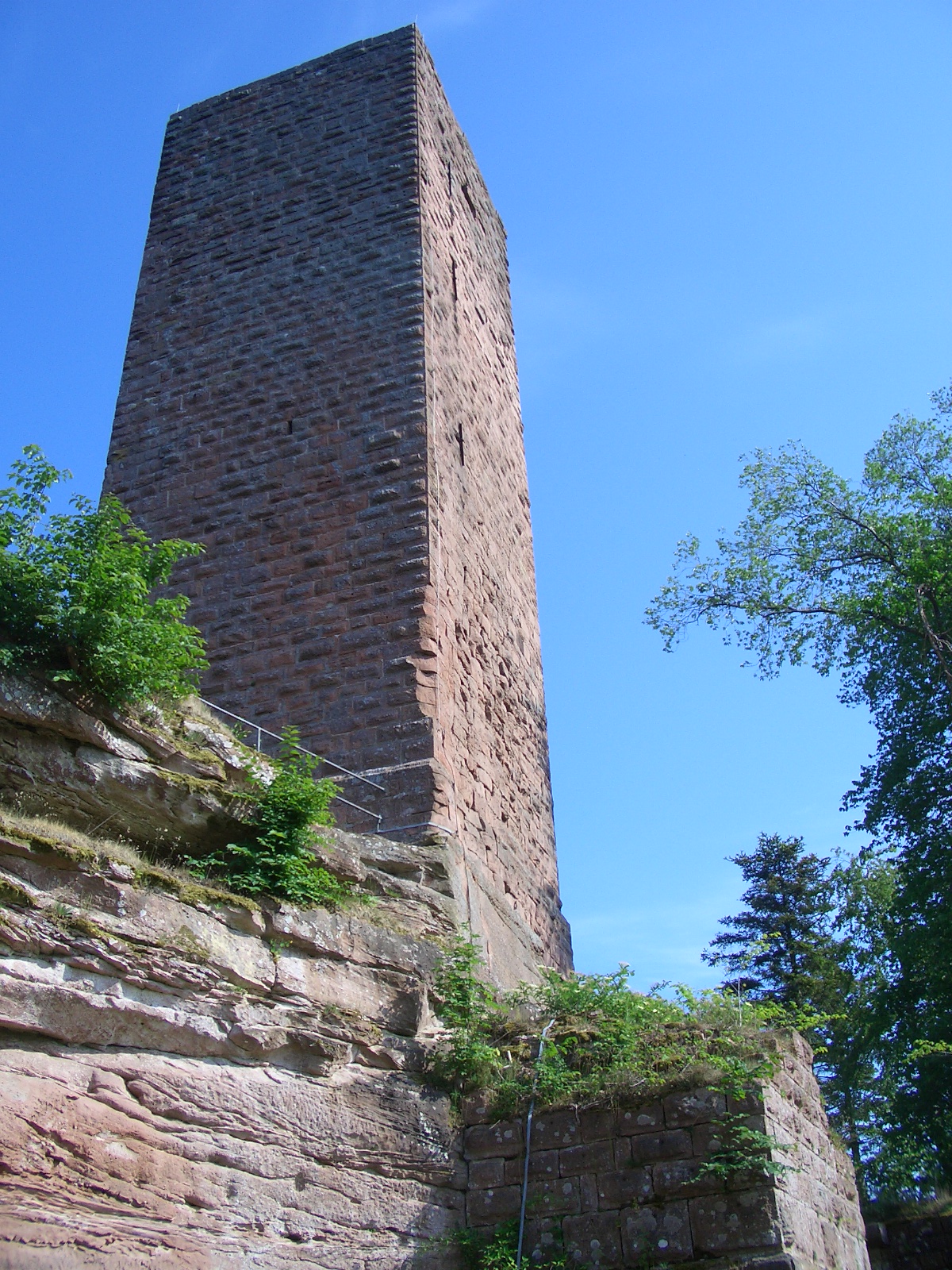 Lacey Falcone: Trifels Castle – Where Richard the Lionheart was held ...