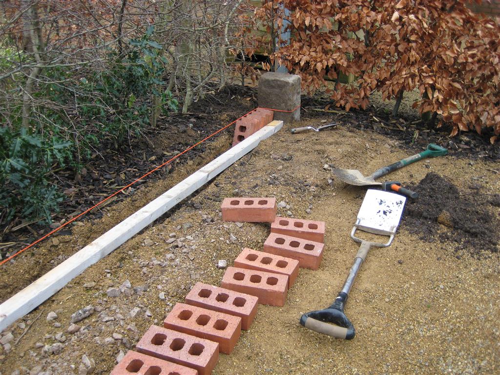 Welcome to the Green Heart Dens blog page.......: Installing new brick ... Welcome to the Green Heart Dens blog page.......: Installing new brick ...