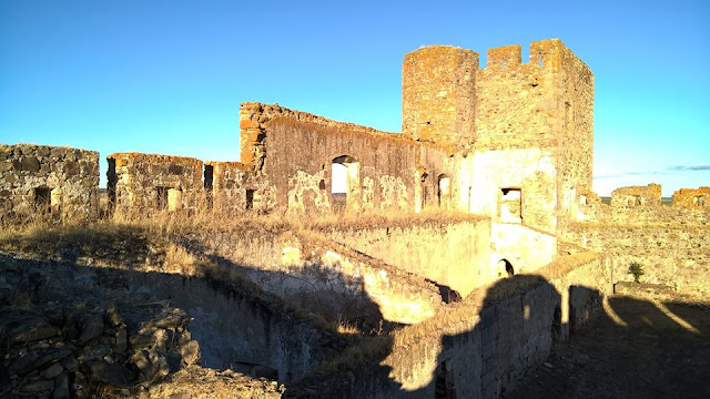 O melhor Alentejo do Mundo: Castelo de Valongo ( Évora )
