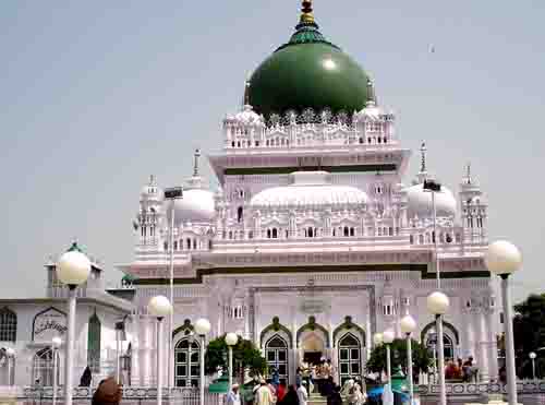 Wali Allah: Dewa Sharif Dargah {Lucknow, India}