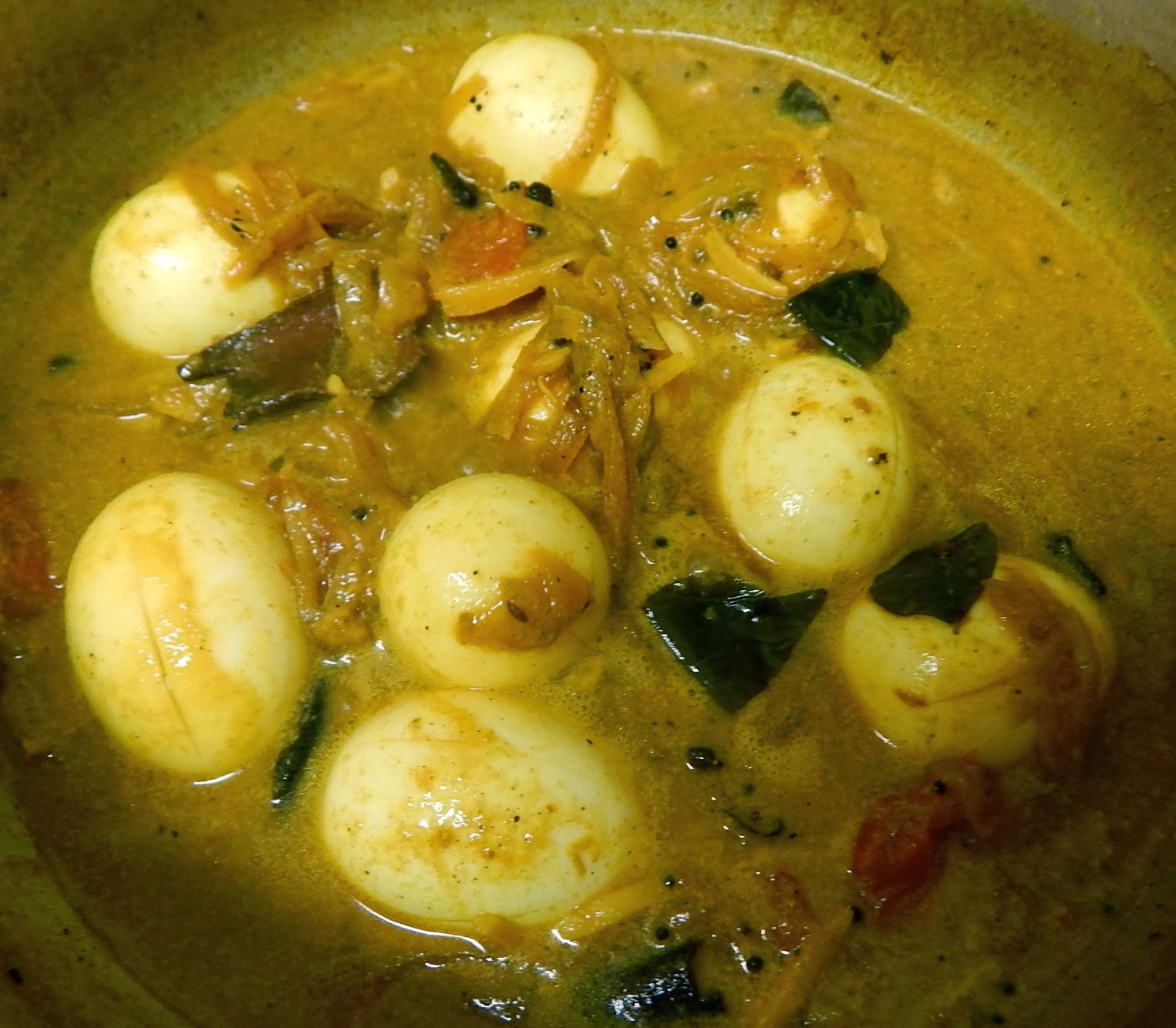 Palatable dishes from Jess's kitchen :) : Egg Moilee ( Kottayam Style ...