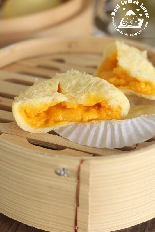 Nasi Lemak Lover: Liu Sha Bao (Salted Egg Yolk Custard Bun) 黃金流沙包