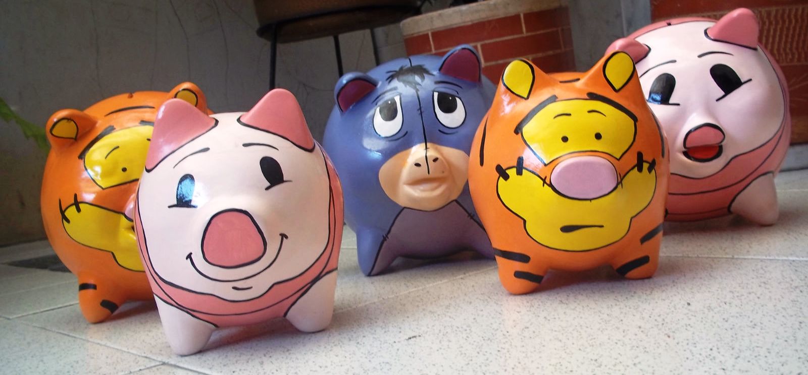 Marranos de barro pintados - Imagui