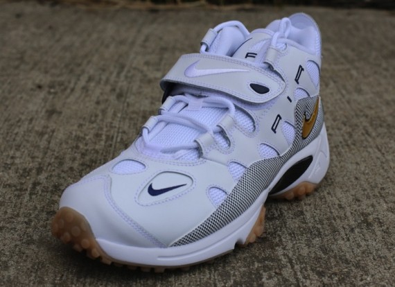 Kicks & Thoroness: Nike Air Turf Raider (White/Metallic Gold)