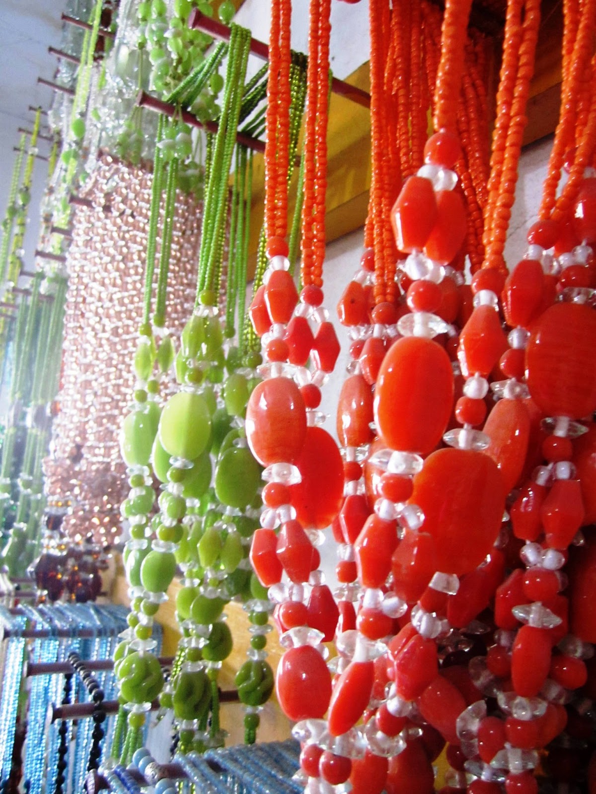 jombang city guide: Kerajinan Manik-Manik Kaca Jombang