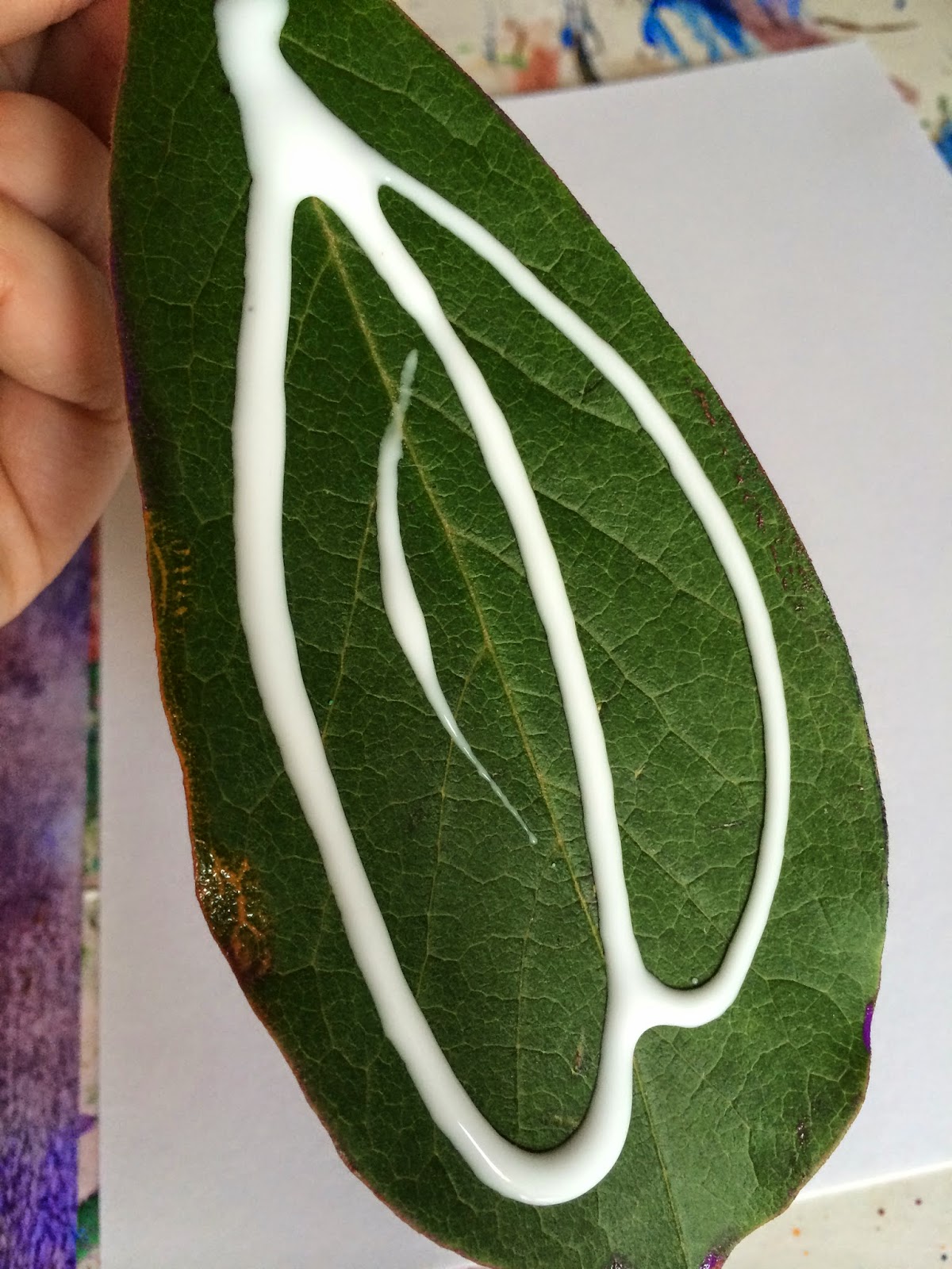 Mini Monets and Mommies: Negative Space Art: Kids' Leaf Paint Activity