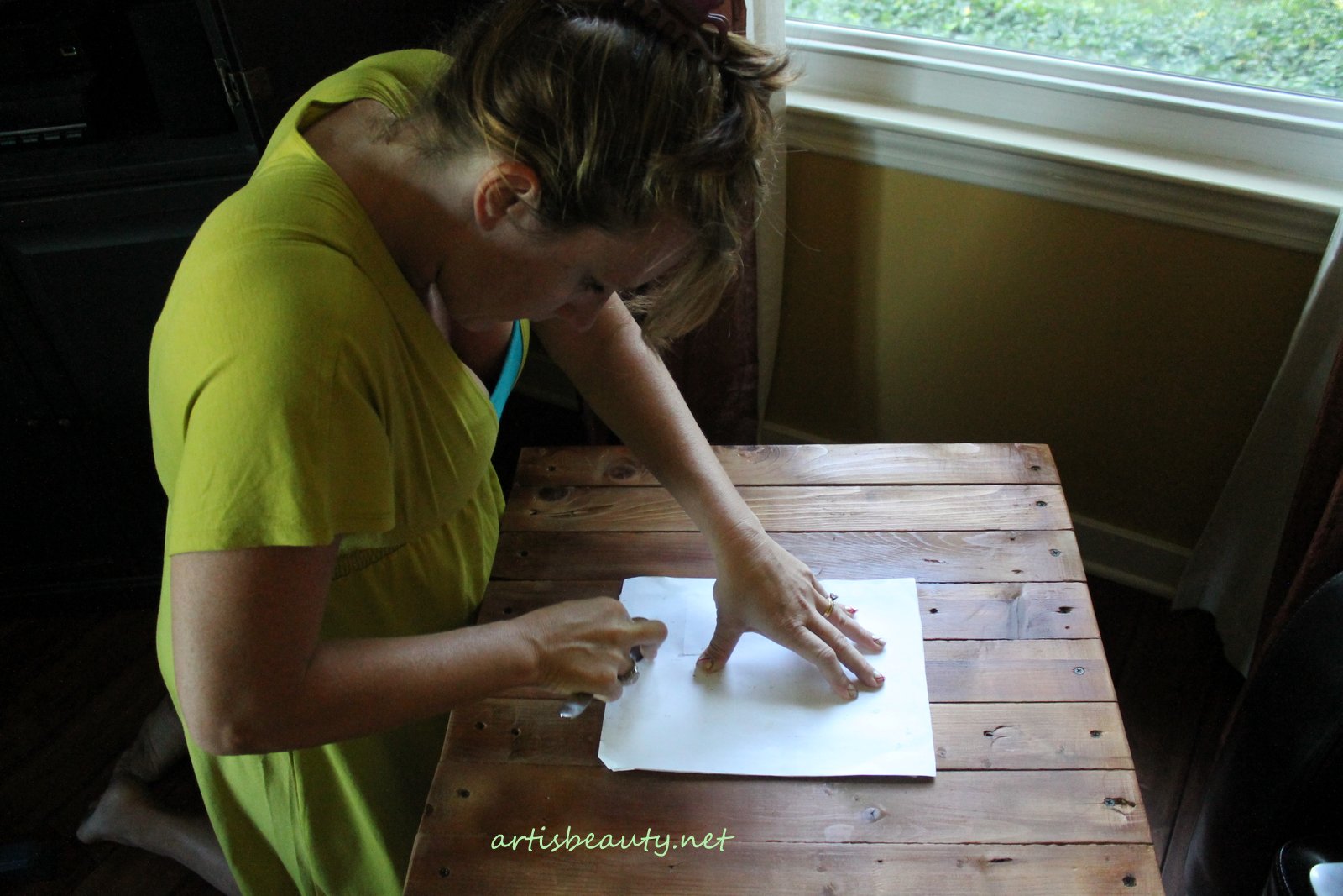 ART IS BEAUTY: How to Build your own Pallet end table with Freezer ...