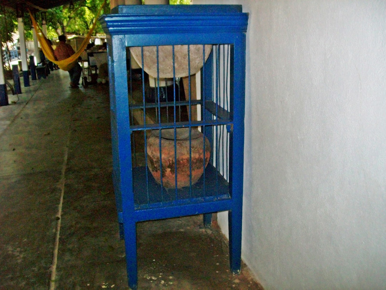 NO HAY AGUA MÀS SOBROSA Y SANA QUE LA DE UN TINAJERO.